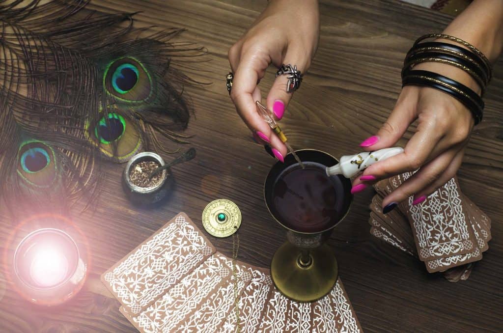 Gatanje u šolju, gatanje iz šolje znakovi i simboli - skidanjeuroka.rs